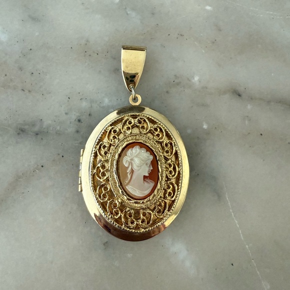 unbranded | Jewelry | Vintage Cameo Locket Pendant Filigree Gold Tone ...